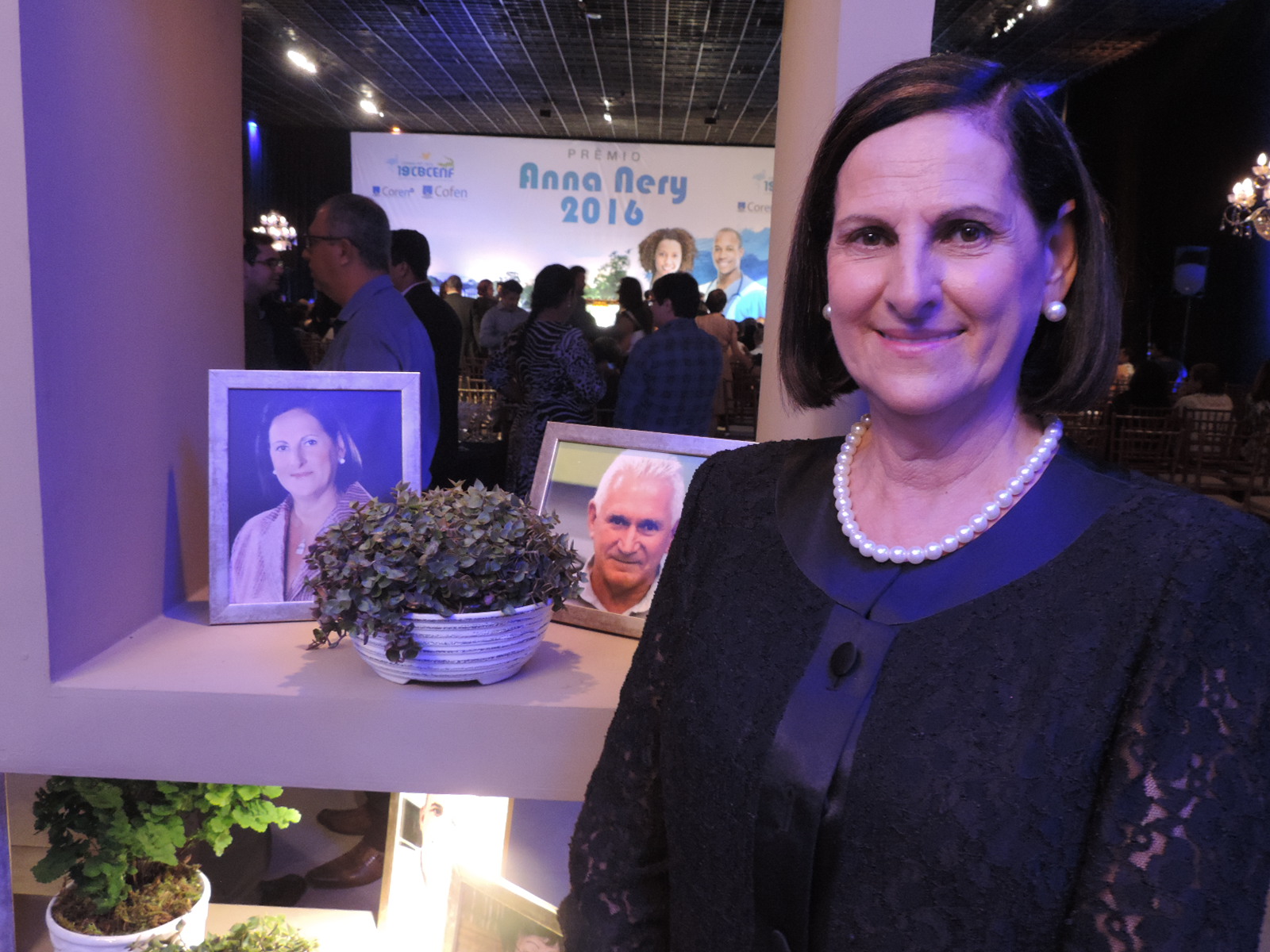 Conselheira recebe Prêmio Anna Nery 2016 em evento do 19° CBCEnf ...